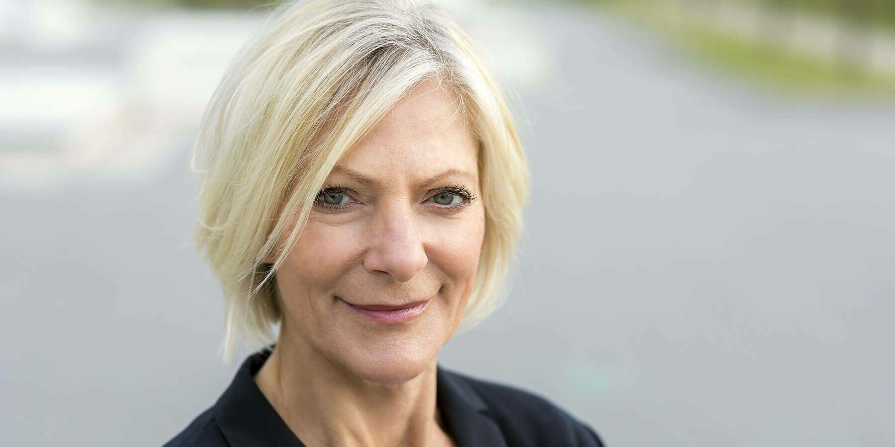 Headhunters with Expertise in Recruiting Female Managers - Headhunting ...